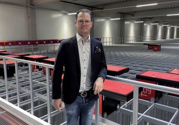 Kardex implements the world's first large AutoStore system with R5+ robots
