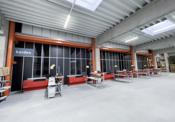 Kardex implements the world's first large AutoStore system with R5+ robots