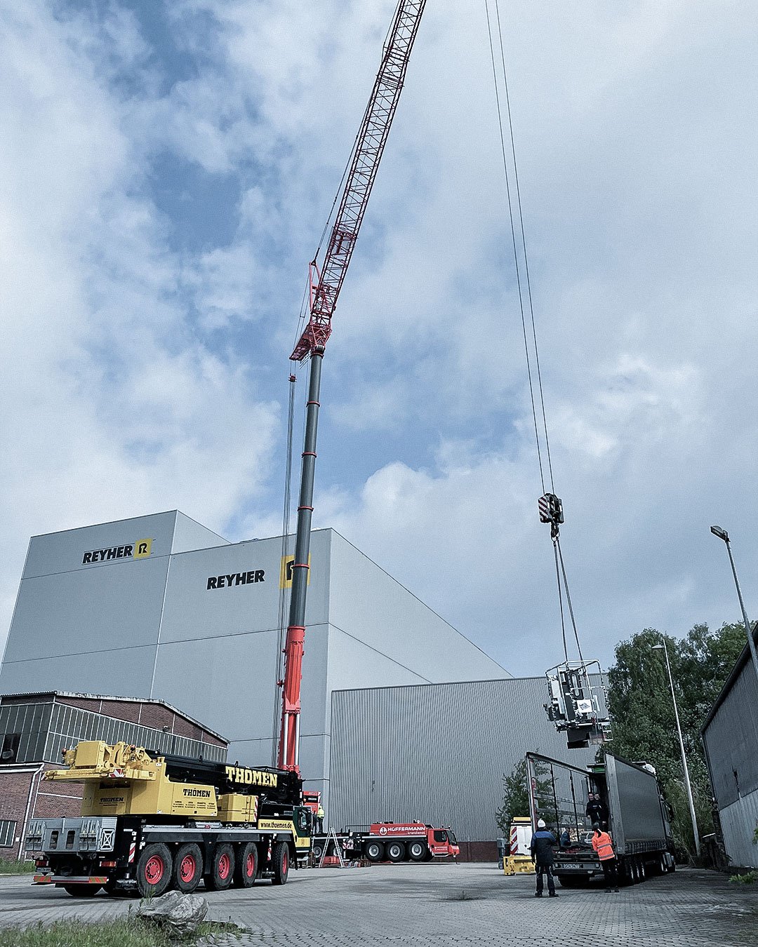 Kardex Mlog Refurbishes REYHER’S High-Bay Warehouse